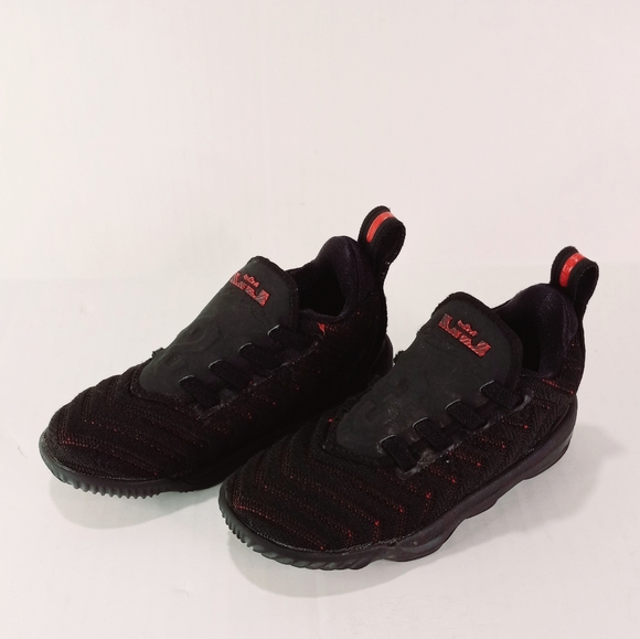 Nike | Shoes | Nike Lebron Athletic Shoe 9c | Poshmark